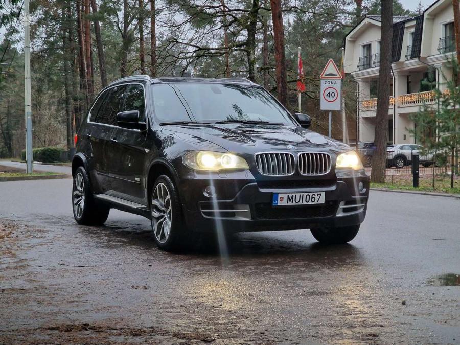 Pelēks BMW X5 2009 Viļņa, ar dzinēja tilpumu 2.99 L un nobraukumu 360 tūkst. km par 10650 €, foto 1 vietnē AUTOMOTO.COM.LV
