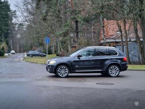 Pelēks BMW X5 2009 Viļņa, ar dzinēja tilpumu 2.99 L un nobraukumu 360 tūkst. km par 10650 €, foto 2 vietnē AUTOMOTO.COM.LV
