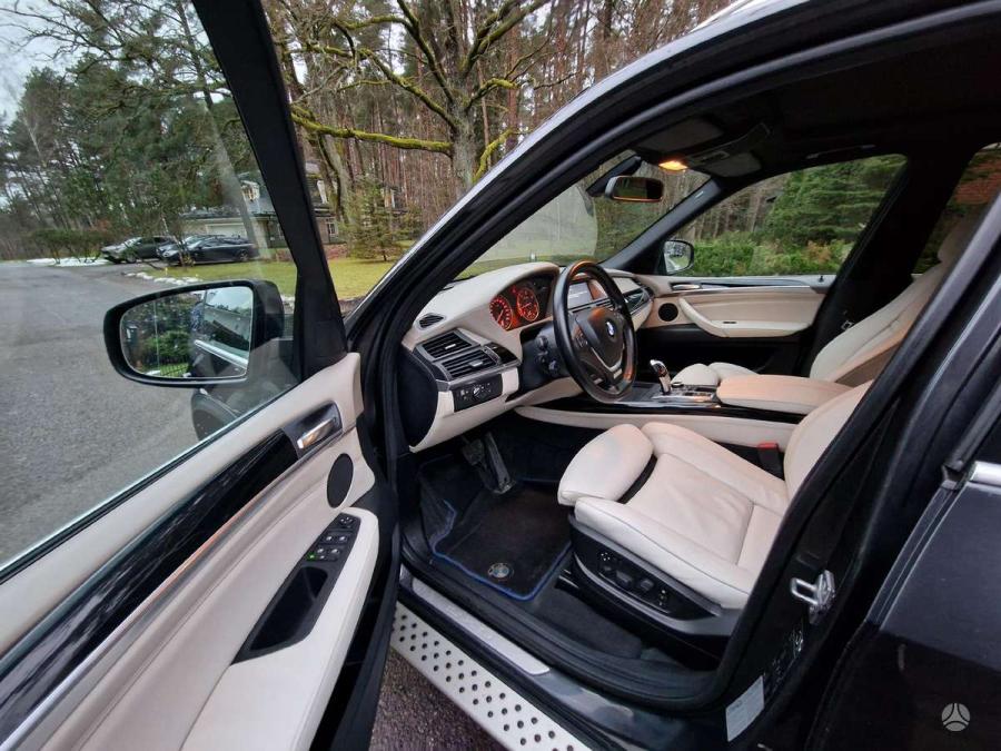 Pelēks BMW X5 2009 Viļņa, ar dzinēja tilpumu 2.99 L un nobraukumu 360 tūkst. km par 10650 €, foto 10 vietnē AUTOMOTO.COM.LV