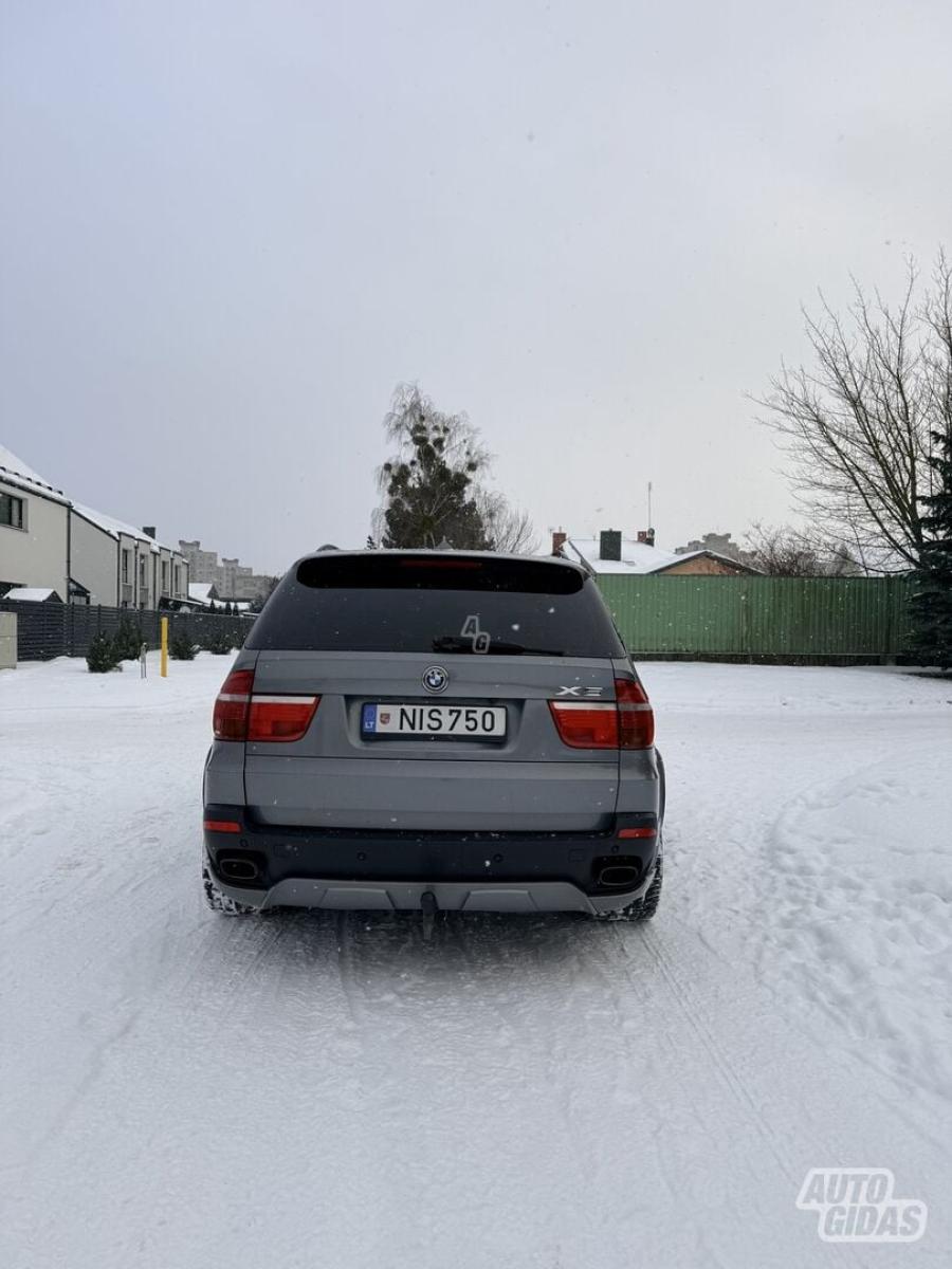 Pelēks BMW X5 2009 Kauņa, ar dzinēja tilpumu 3.00 L un nobraukumu 315 tūkst. km par 12050 €, foto 3 vietnē AUTOMOTO.COM.LV