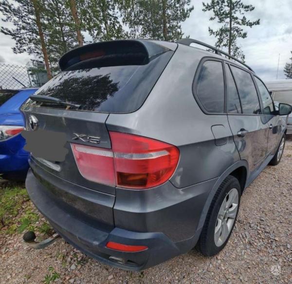 Grey BMW X5 2009 in Taurage, with an engine capacity of 2.99 L and mileage of 300 thousand km for 6300 €, photo 2 on AUTOMOTO.COM.LV