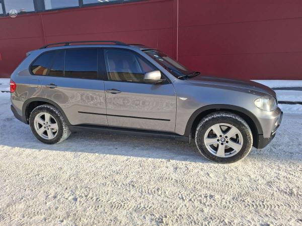 Pelēks BMW X5 2009 Kauņa, ar dzinēja tilpumu 2.99 L un nobraukumu 314 tūkst. km par 9000 €, foto 4 vietnē AUTOMOTO.COM.LV