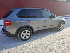 Grey BMW X5 2009 in Kaunas, with an engine capacity of 2.99 L and mileage of 314 thousand km for 9000 €, photo 6 on AUTOMOTO.COM.LV