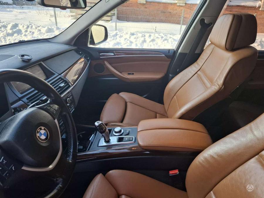 Grey BMW X5 2009 in Kaunas, with an engine capacity of 2.99 L and mileage of 314 thousand km for 9000 €, photo 22 on AUTOMOTO.COM.LV
