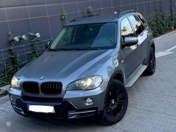 Pelēks BMW X5 2009 Klaipėda, ar dzinēja tilpumu 2.99 L un nobraukumu 345 tūkst. km par 7250 €, foto 2 vietnē AUTOMOTO.COM.LV