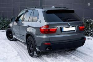 Grey BMW X5 2009 in Klaipeda, with an engine capacity of 2.99 L and mileage of 322 thousand km for 7700 €, photo 3 on AUTOMOTO.COM.LV