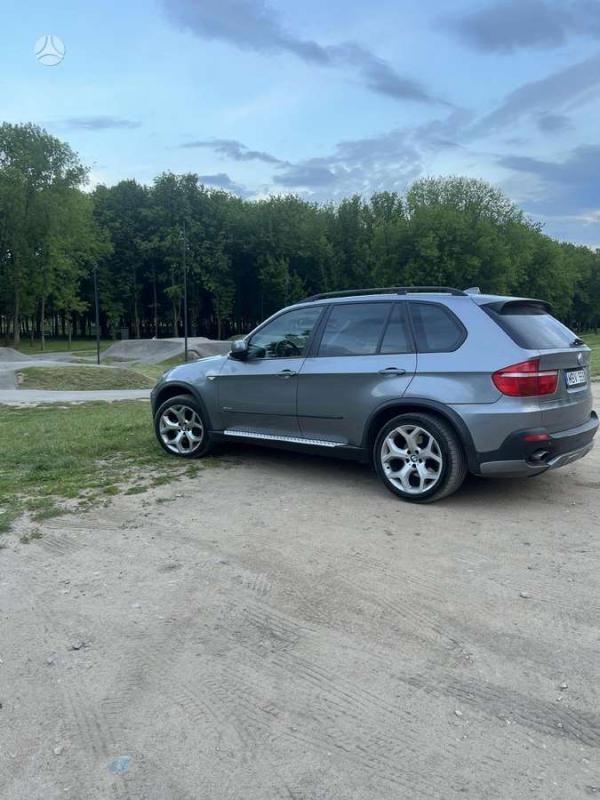 Grey BMW X5 2009 in Kaunas, with an engine capacity of 3.00 L and mileage of 375 thousand km for 9500 €, photo 9 on AUTOMOTO.COM.LV