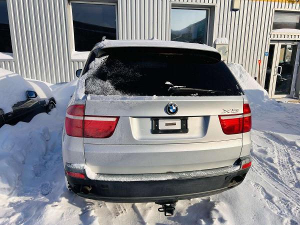 Grey BMW X5 2009 in Siauliai, with an engine capacity of 2.99 L and mileage of 285 thousand km for 4450 €, photo 4 on AUTOMOTO.COM.LV