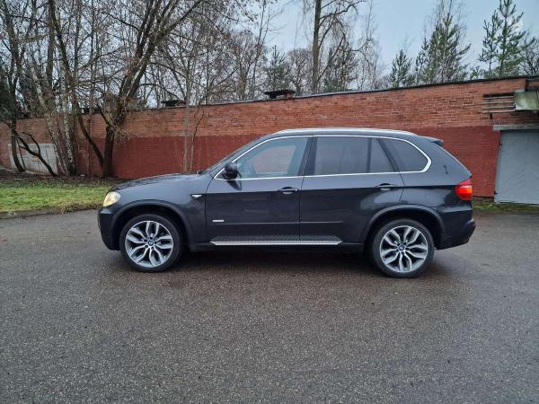 Pelēks BMW X5 2009 Viļņa, ar dzinēja tilpumu 2.99 L un nobraukumu 360 tūkst. km par 10750 €, foto 8 vietnē AUTOMOTO.COM.LV