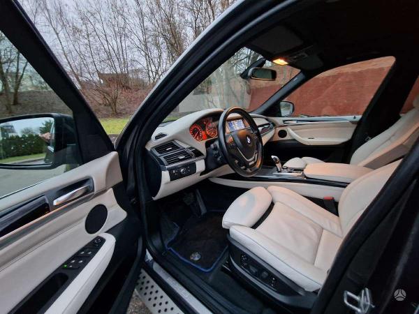 Pelēks BMW X5 2009 Viļņa, ar dzinēja tilpumu 2.99 L un nobraukumu 360 tūkst. km par 10750 €, foto 10 vietnē AUTOMOTO.COM.LV