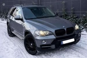 Pelēks BMW X5 2009 Klaipėda, ar dzinēja tilpumu 2.99 L un nobraukumu 322 tūkst. km par 7700 €, foto  vietnē AUTOMOTO.COM.LV