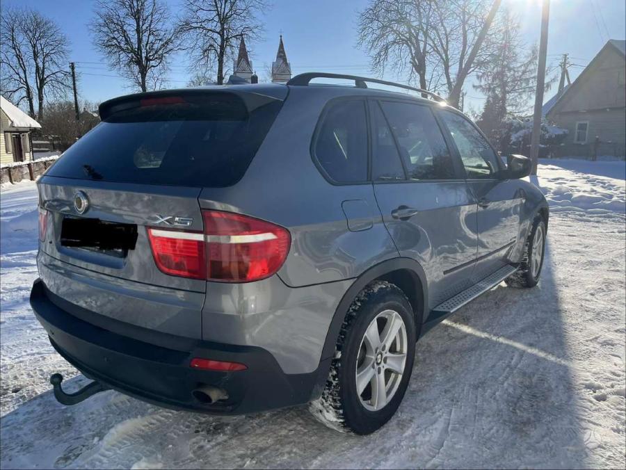 Pelēks BMW X5 2009 Trakai, ar dzinēja tilpumu 2.99 L un nobraukumu 395 tūkst. km par 5150 €, foto 8 vietnē AUTOMOTO.COM.LV