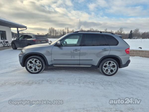 Grey BMW X5 2009 in Voru, with an engine capacity of 3.00 L and mileage of 390 thousand km for 8990 €, photo 1 on AUTOMOTO.COM.LV