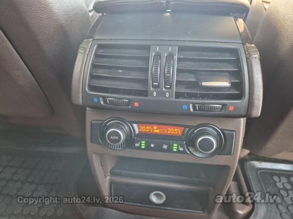 Pelēks BMW X5 2009 Veru, ar dzinēja tilpumu 3.00 L un nobraukumu 390 tūkst. km par 8990 €, foto 11 vietnē AUTOMOTO.COM.LV