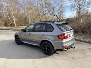 Grey BMW X5 2009 in Klaipeda, with an engine capacity of 3.00 L and mileage of 244 thousand km for 10000 €, photo 4 on AUTOMOTO.COM.LV