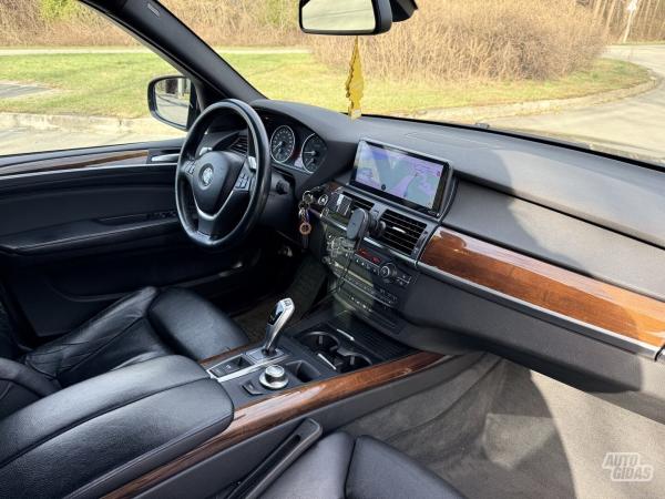 Pelēks BMW X5 2009 Klaipėda, ar dzinēja tilpumu 3.00 L un nobraukumu 244 tūkst. km par 10000 €, foto 5 vietnē AUTOMOTO.COM.LV