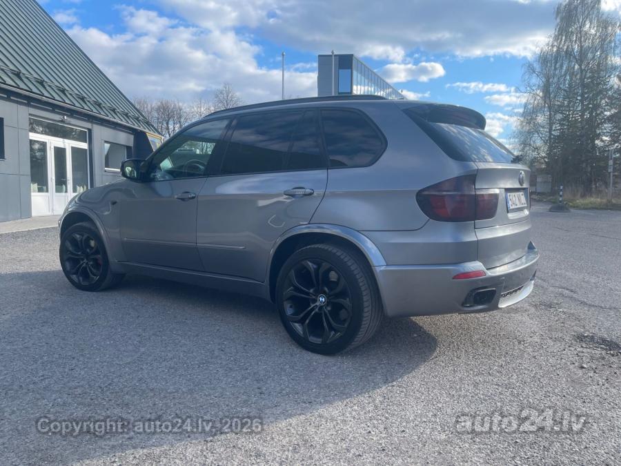 Grey BMW X5 2009 in Tallinn, with an engine capacity of 3.00 L and mileage of 315 thousand km for 15000 €, photo 6 on AUTOMOTO.COM.LV