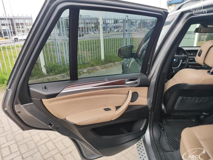 Серый БМВ Х5 2009 в Авиженяй, объемом двигателя 3.00 л и пробегом 390 тыс. км за 7500 €, фото 15 на AUTOMOTO.COM.LV