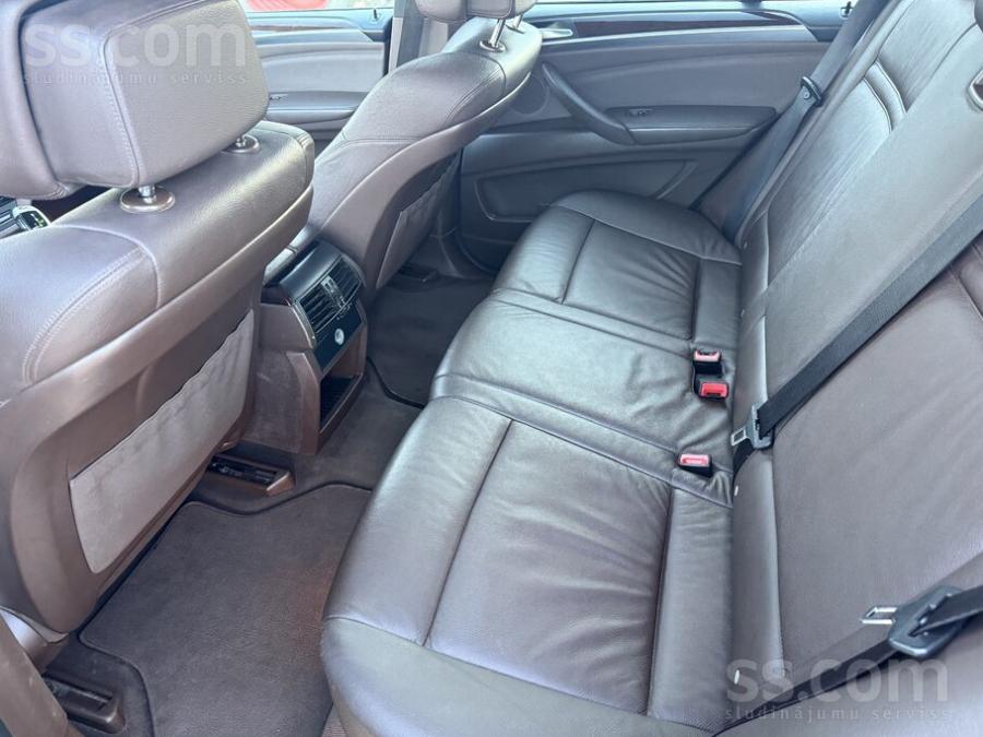 Pelēks BMW X5 2009 Alūksne, ar dzinēja tilpumu 3.00 L un nobraukumu 485 tūkst. km par 6450 €, foto 4 vietnē AUTOMOTO.COM.LV