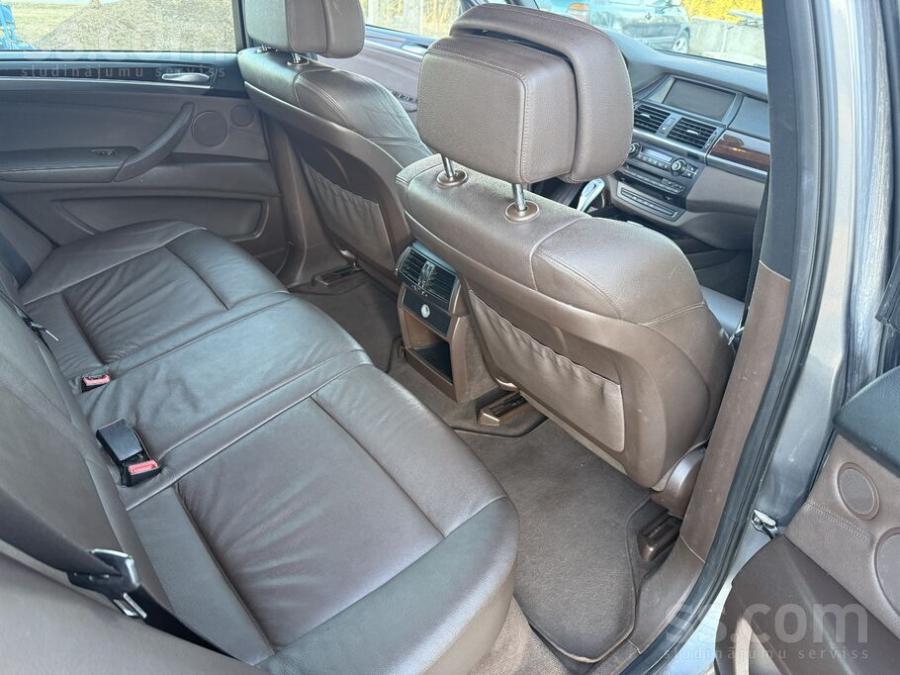 Pelēks BMW X5 2009 Alūksne, ar dzinēja tilpumu 3.00 L un nobraukumu 485 tūkst. km par 6450 €, foto 6 vietnē AUTOMOTO.COM.LV