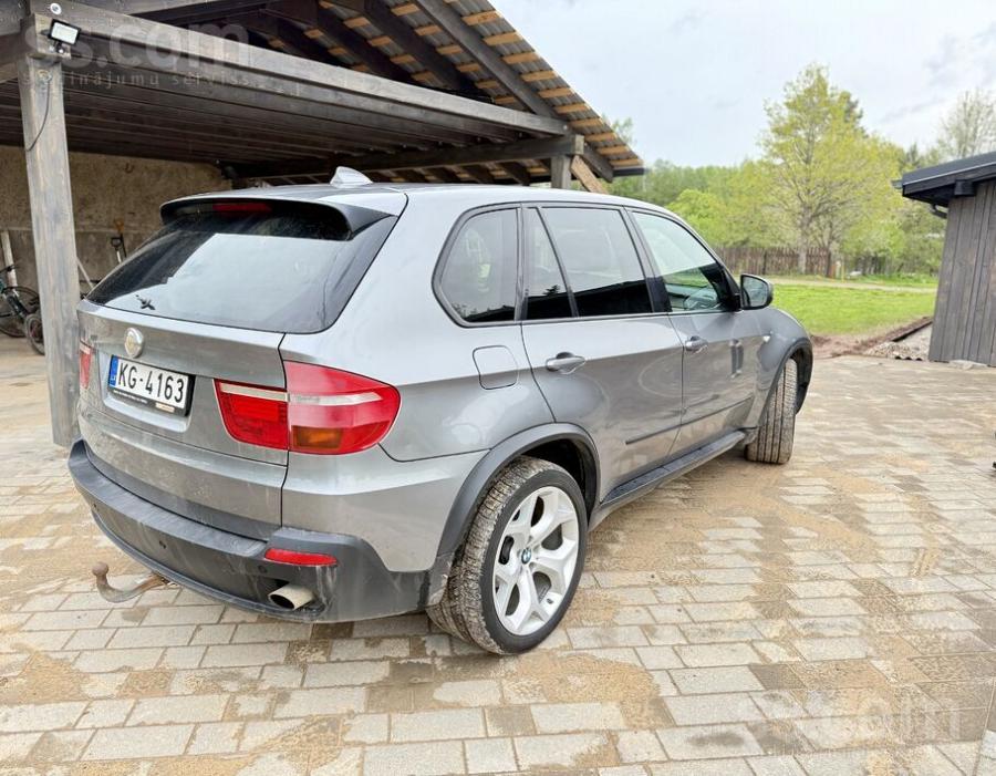 Pelēks BMW X5 2009 Alūksne, ar dzinēja tilpumu 3.00 L un nobraukumu 485 tūkst. km par 6450 €, foto 7 vietnē AUTOMOTO.COM.LV