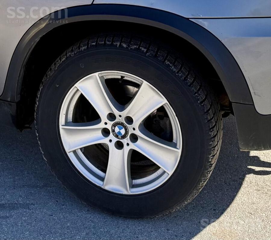Pelēks BMW X5 2009 Alūksne, ar dzinēja tilpumu 3.00 L un nobraukumu 485 tūkst. km par 6450 €, foto 9 vietnē AUTOMOTO.COM.LV