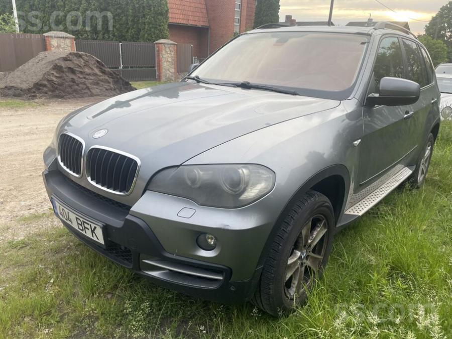 Grey BMW X5 2009 in Riga, with an engine capacity of 3.00 L and mileage of 309 thousand km for 5995 €, photo 4 on AUTOMOTO.COM.LV