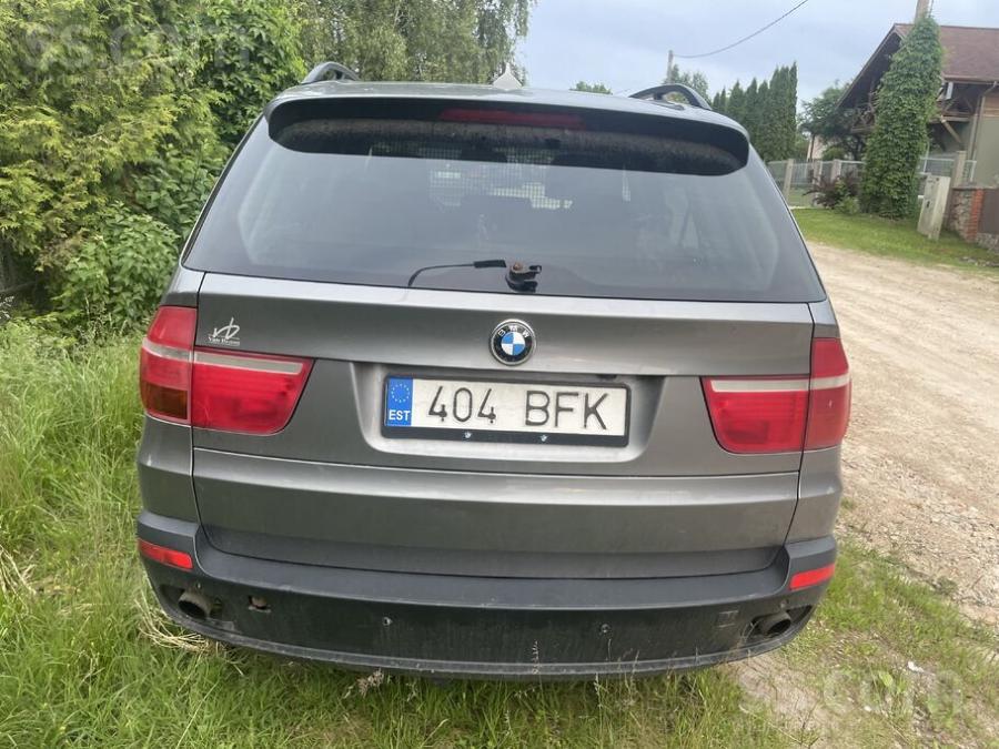 Grey BMW X5 2009 in Riga, with an engine capacity of 3.00 L and mileage of 309 thousand km for 5995 €, photo 7 on AUTOMOTO.COM.LV