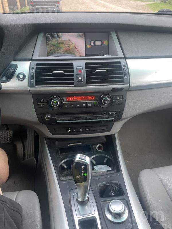 Pelēks BMW X5 2009 Rīga, ar dzinēja tilpumu 3.00 L un nobraukumu 309 tūkst. km par 5995 €, foto 7 vietnē AUTOMOTO.COM.LV