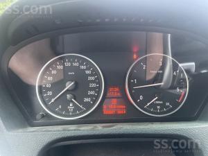 Grey BMW X5 2009 in Riga, with an engine capacity of 3.00 L and mileage of 309 thousand km for 5995 €, photo 11 on AUTOMOTO.COM.LV