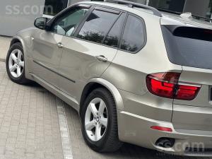 Pelēks BMW X5 2009 Jūrmala, ar dzinēja tilpumu 3.00 L un nobraukumu 0 tūkst. km par 8790 €, foto 13 vietnē AUTOMOTO.COM.LV