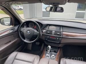 Pelēks BMW X5 2009 Jūrmala, ar dzinēja tilpumu 3.00 L un nobraukumu 0 tūkst. km par 8790 €, foto 26 vietnē AUTOMOTO.COM.LV