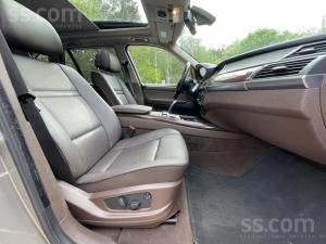 Pelēks BMW X5 2009 Jūrmala, ar dzinēja tilpumu 3.00 L un nobraukumu 0 tūkst. km par 8790 €, foto 27 vietnē AUTOMOTO.COM.LV