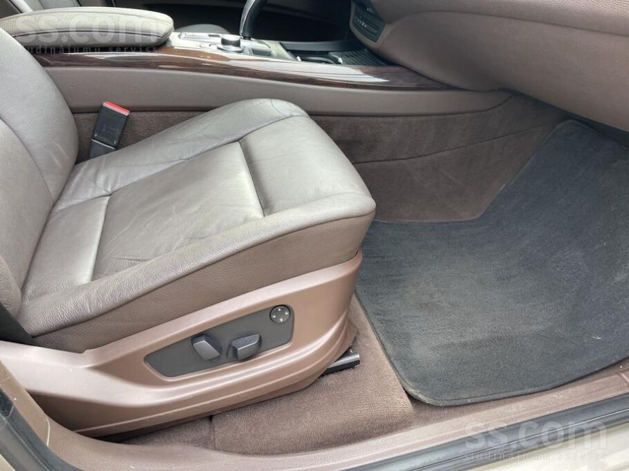 Pelēks BMW X5 2009 Jūrmala, ar dzinēja tilpumu 3.00 L un nobraukumu 0 tūkst. km par 8790 €, foto 28 vietnē AUTOMOTO.COM.LV