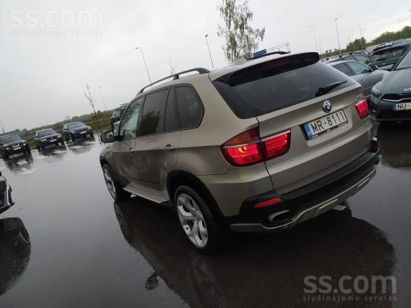 Pelēks BMW X5 2009 Rīga, ar dzinēja tilpumu 3.00 L un nobraukumu 338 tūkst. km par 9000 €, foto 3 vietnē AUTOMOTO.COM.LV
