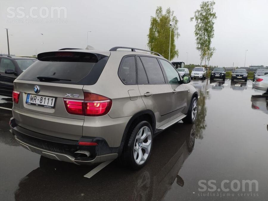 Pelēks BMW X5 2009 Rīga, ar dzinēja tilpumu 3.00 L un nobraukumu 338 tūkst. km par 9000 €, foto 5 vietnē AUTOMOTO.COM.LV
