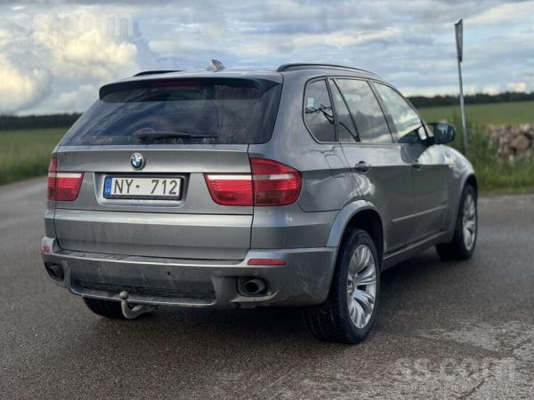 Pelēks BMW X5 2009 Talsi, ar dzinēja tilpumu 3.00 L un nobraukumu 366 tūkst. km par 9000 €, foto 3 vietnē AUTOMOTO.COM.LV
