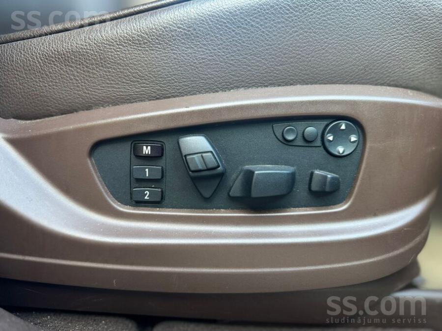 Pelēks BMW X5 2009 Talsi, ar dzinēja tilpumu 3.00 L un nobraukumu 366 tūkst. km par 9000 €, foto 8 vietnē AUTOMOTO.COM.LV
