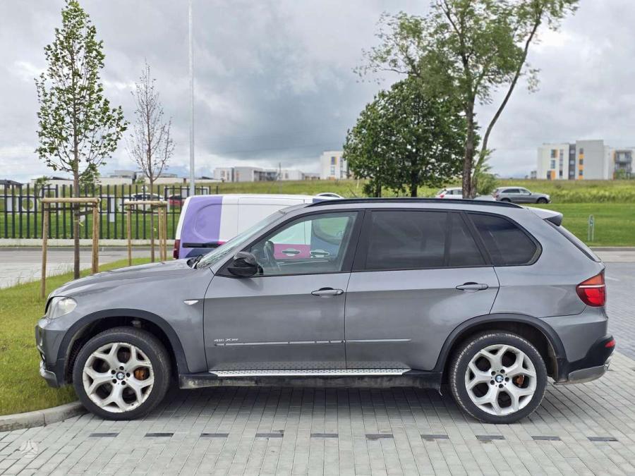 Grey BMW X5 2009 in Klaipeda, with an engine capacity of 4.80 L and mileage of 191 thousand km for 3700 €, photo 3 on AUTOMOTO.COM.LV
