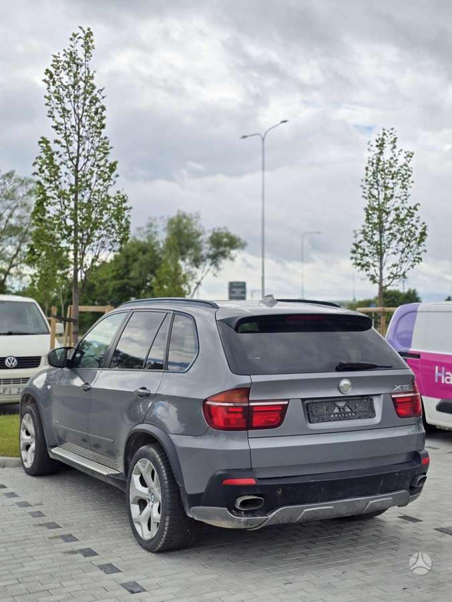 Grey BMW X5 2009 in Klaipeda, with an engine capacity of 4.80 L and mileage of 191 thousand km for 3700 €, photo 4 on AUTOMOTO.COM.LV