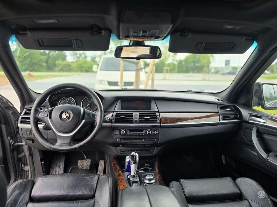 Grey BMW X5 2009 in Klaipeda, with an engine capacity of 4.80 L and mileage of 191 thousand km for 3700 €, photo 7 on AUTOMOTO.COM.LV