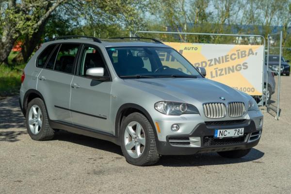 Grey BMW X5 2009 in Riga, with an engine capacity of 3.00 L and mileage of 363 thousand km for 9800 €, photo 5 on AUTOMOTO.COM.LV