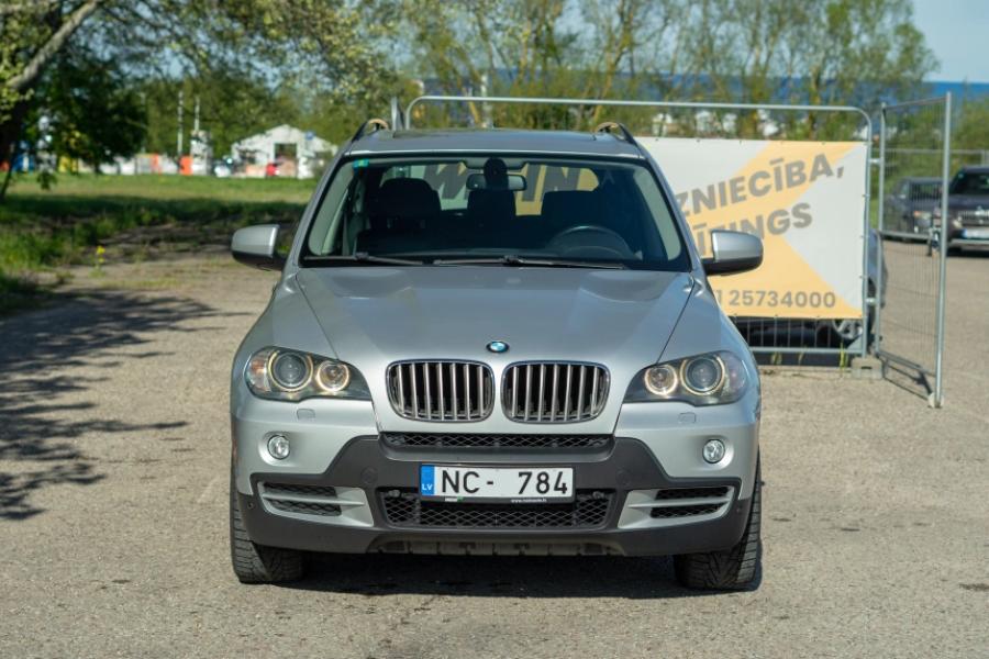 Grey BMW X5 2009 in Riga, with an engine capacity of 3.00 L and mileage of 363 thousand km for 9800 €, photo 7 on AUTOMOTO.COM.LV
