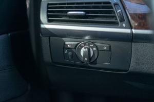 Grey BMW X5 2009 in Riga, with an engine capacity of 3.00 L and mileage of 363 thousand km for 9800 €, photo 29 on AUTOMOTO.COM.LV
