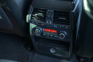 Grey BMW X5 2009 in Riga, with an engine capacity of 3.00 L and mileage of 363 thousand km for 9800 €, photo 31 on AUTOMOTO.COM.LV
