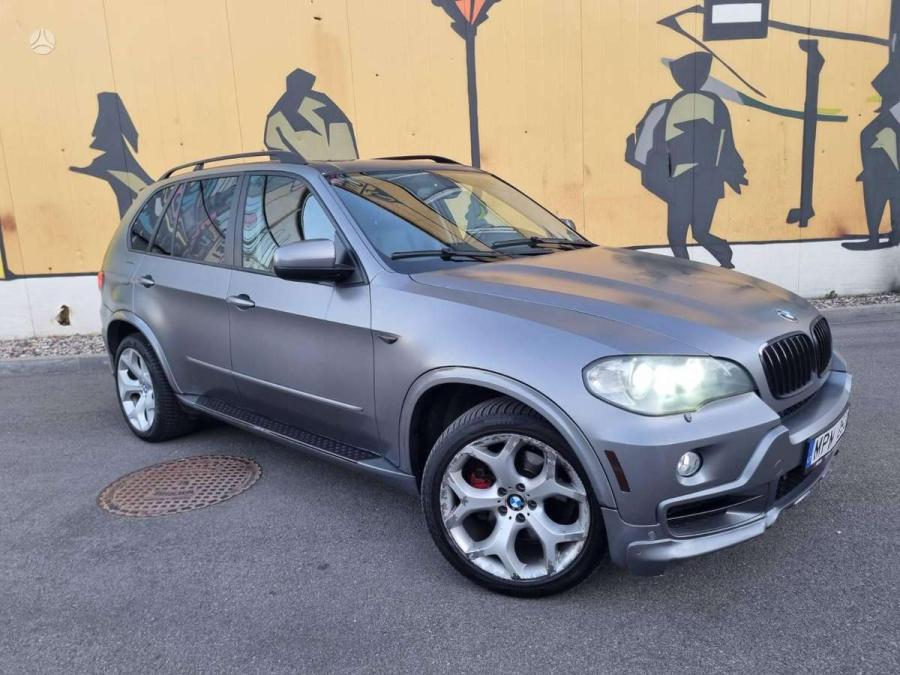 Pelēks BMW X5 2009 Viļņa, ar dzinēja tilpumu 2.99 L un nobraukumu 355 tūkst. km par 6399 €, foto 1 vietnē AUTOMOTO.COM.LV