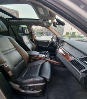 Pelēks BMW X5 2009 Viļņa, ar dzinēja tilpumu 2.99 L un nobraukumu 355 tūkst. km par 6399 €, foto 9 vietnē AUTOMOTO.COM.LV