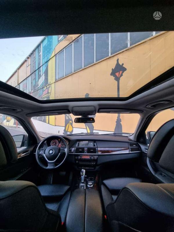 Grey BMW X5 2009 in Vilnius, with an engine capacity of 2.99 L and mileage of 355 thousand km for 6399 €, photo 10 on AUTOMOTO.COM.LV