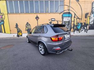 Pelēks BMW X5 2009 Viļņa, ar dzinēja tilpumu 2.99 L un nobraukumu 355 tūkst. km par 6399 €, foto 16 vietnē AUTOMOTO.COM.LV
