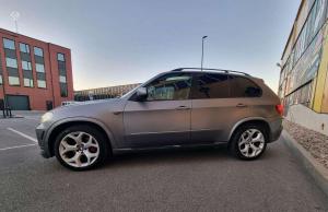 Pelēks BMW X5 2009 Viļņa, ar dzinēja tilpumu 2.99 L un nobraukumu 355 tūkst. km par 6399 €, foto 17 vietnē AUTOMOTO.COM.LV